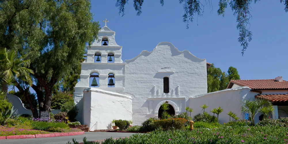 spanish pueblos in california